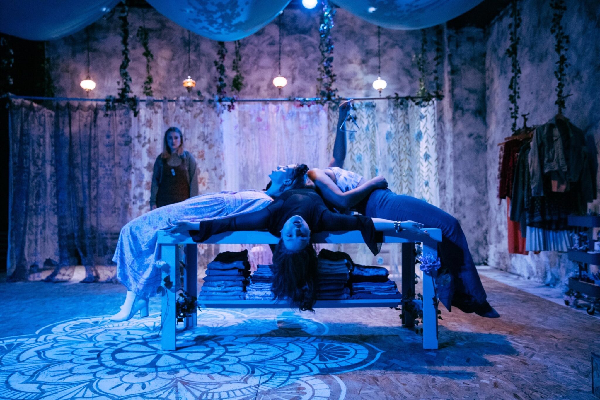 FORBIDDEN FRUITS - L'écran Fantastique